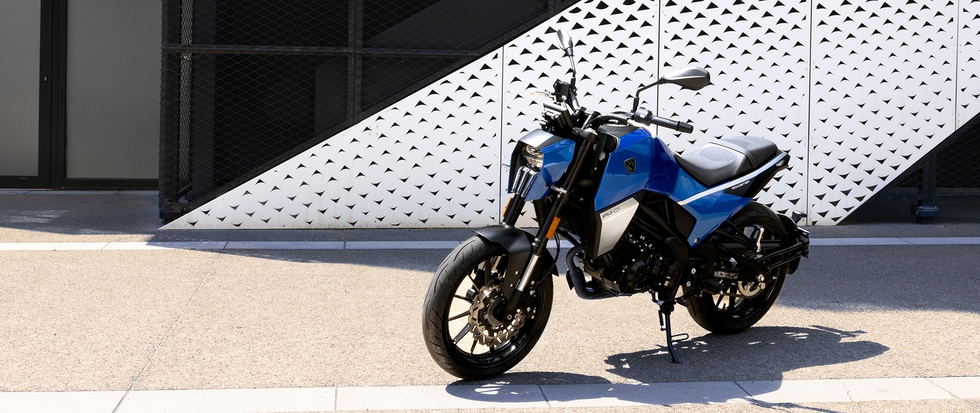 With the PM-01, PEUGEOT Motocycles celebrates its 125th anniversary in ...