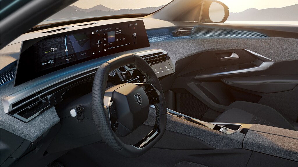 With #CamoCatch, the new PEUGEOT 3008 dons its summer outfit