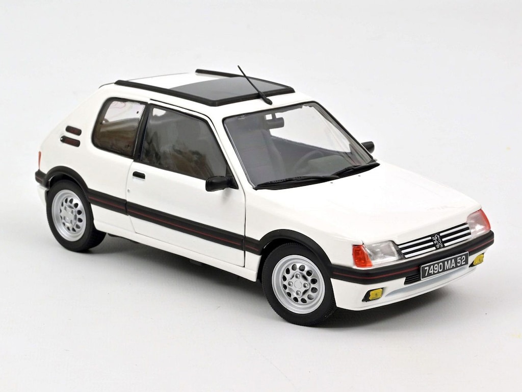 The PEUGEOT 205 celebrates its 40th birthday: a great looking car!