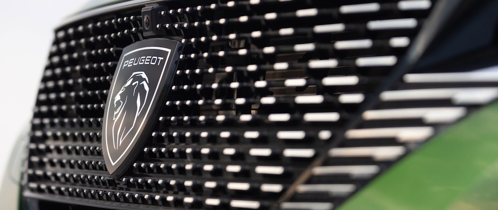 The high-tech secrets of the new PEUGEOT 308 emblem