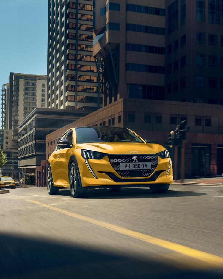 Small cars and hatchbacks: discover the PEUGEOT range