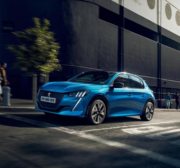 Small cars and hatchbacks: discover the PEUGEOT range