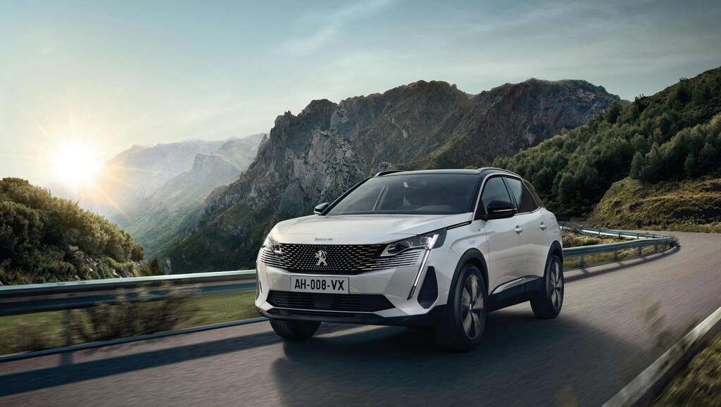 Electrified PEUGEOT cars: electric or plug-in hybrids