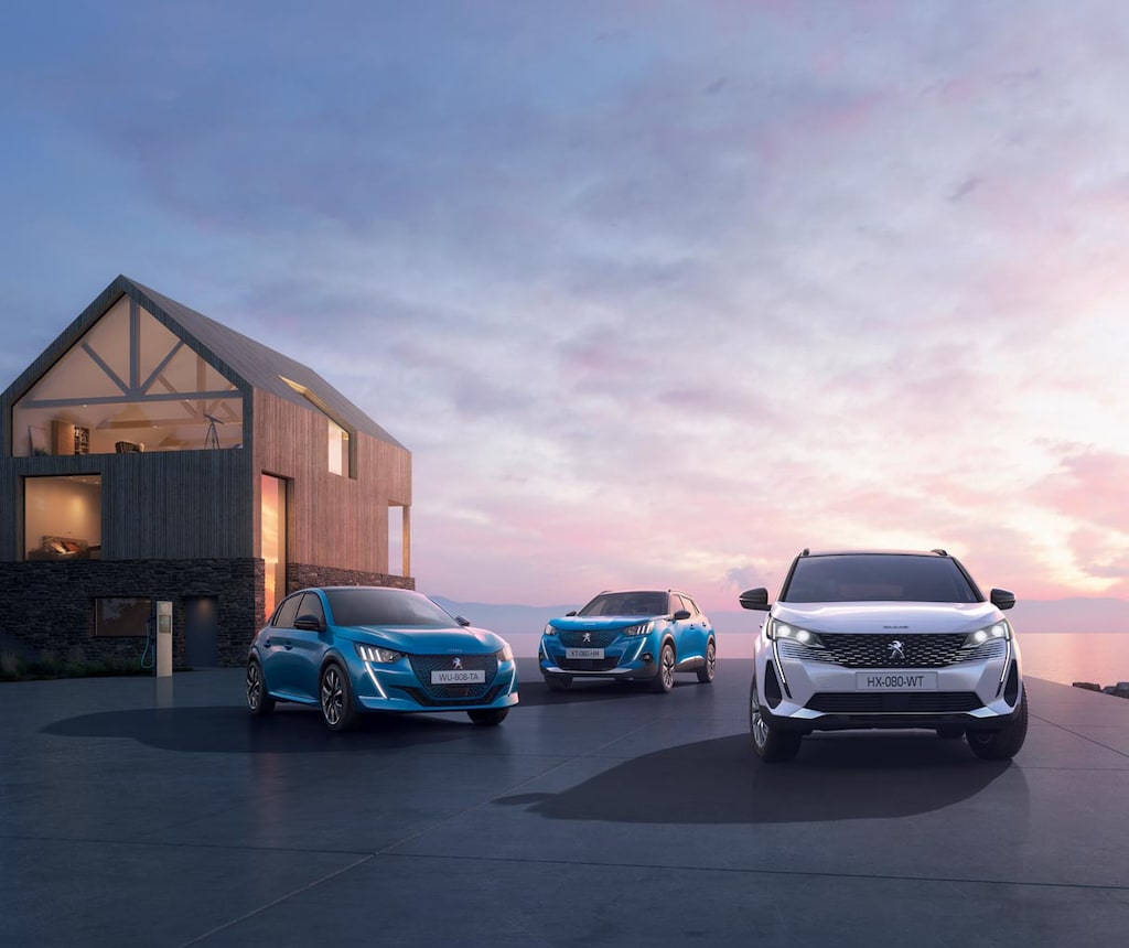 PEUGEOT electric cars or plug-in hybrids: discover our range