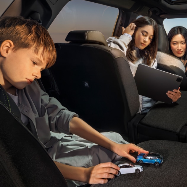 NEW PEUGEOT 5008 Hybrid | 7-seat SUV