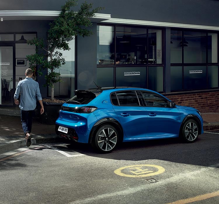 Small cars and hatchbacks: discover the PEUGEOT range