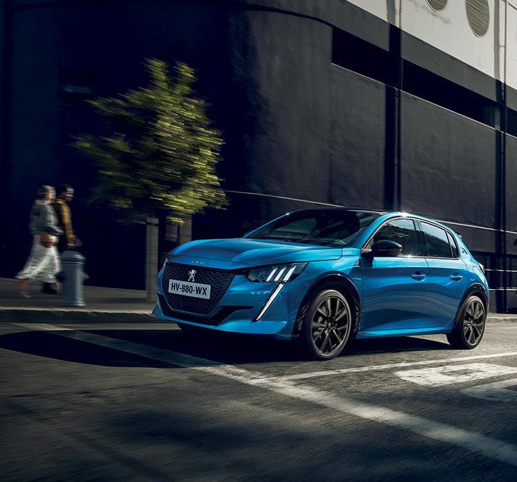 Small cars and hatchbacks: discover the PEUGEOT range